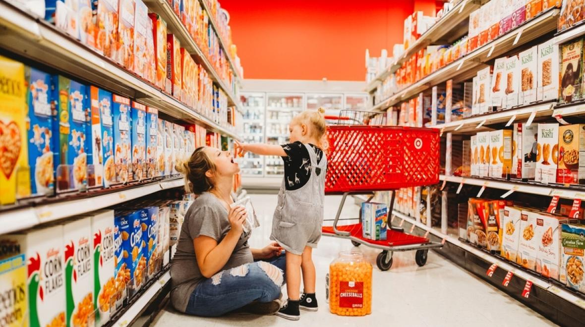 This Pregnant Mom Who Had Her Maternity Shoot at Target Is All of Us ...