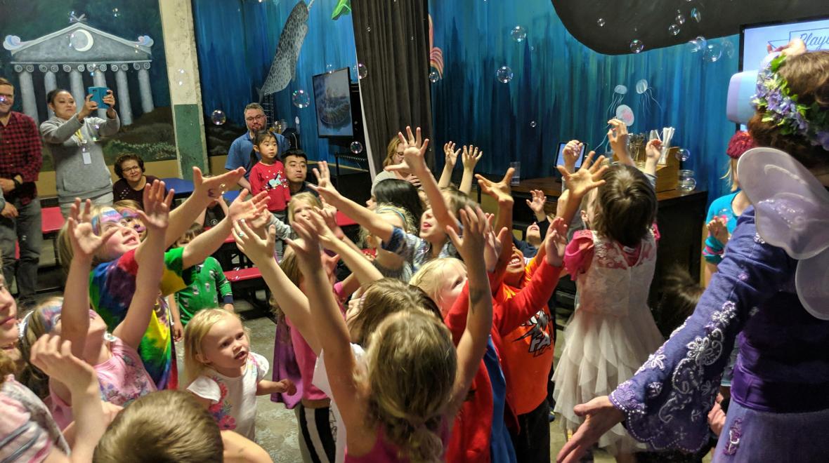 Magic Show at Playdate SEA | Seattle Area Family Fun Calendar | ParentMap