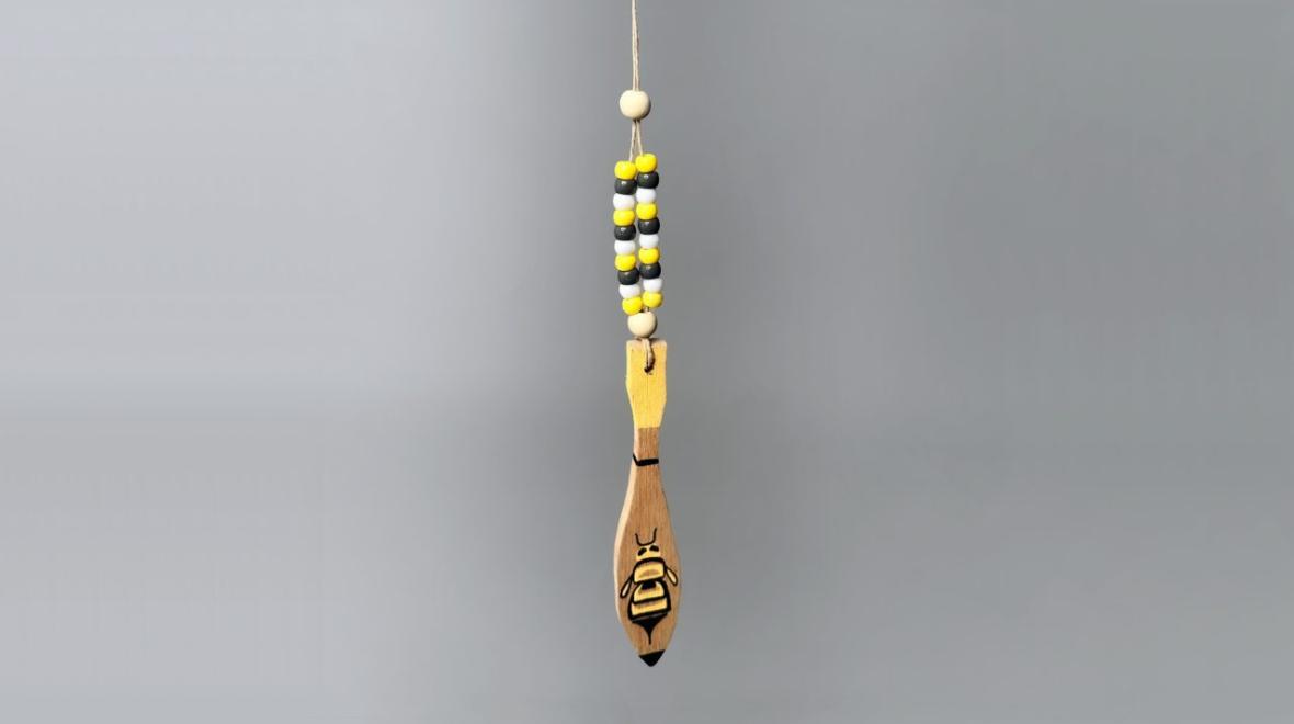 Cedar Paddle Necklace Making with the Hibulb Cultural Center | Seattle ...