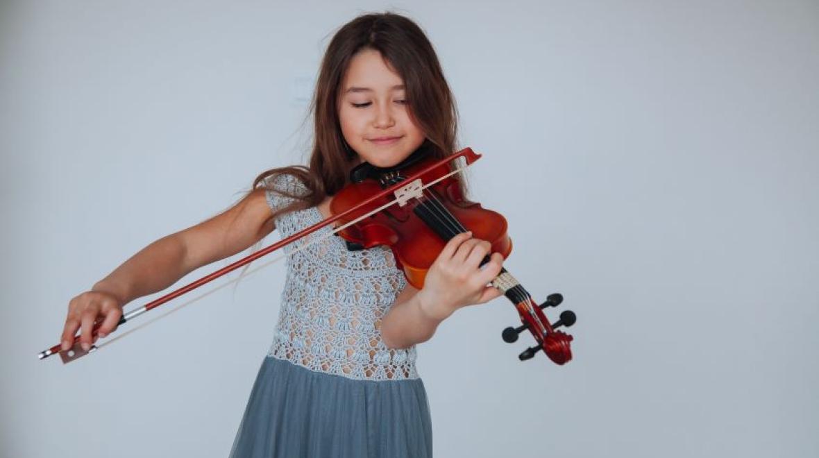 String Instrument Petting Zoo at the Carnation Library | Seattle Area ...