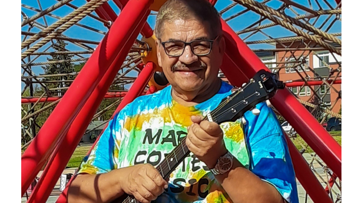 Outdoors: Cantando Y Jugando / Singing & Playing at the Richmond Beach ...