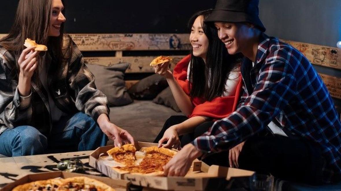 Pizza and Books at the Lake Forest Library | Seattle Area Family Fun ...