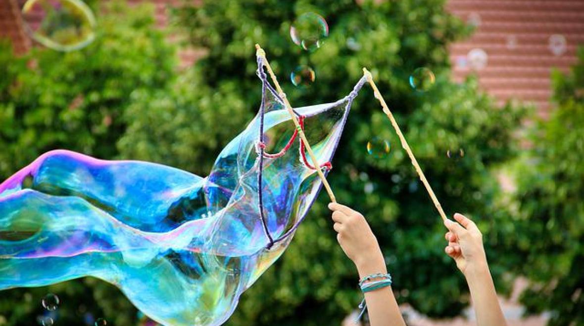 Giant Bubble Party | Seattle Area Family Fun Calendar | ParentMap