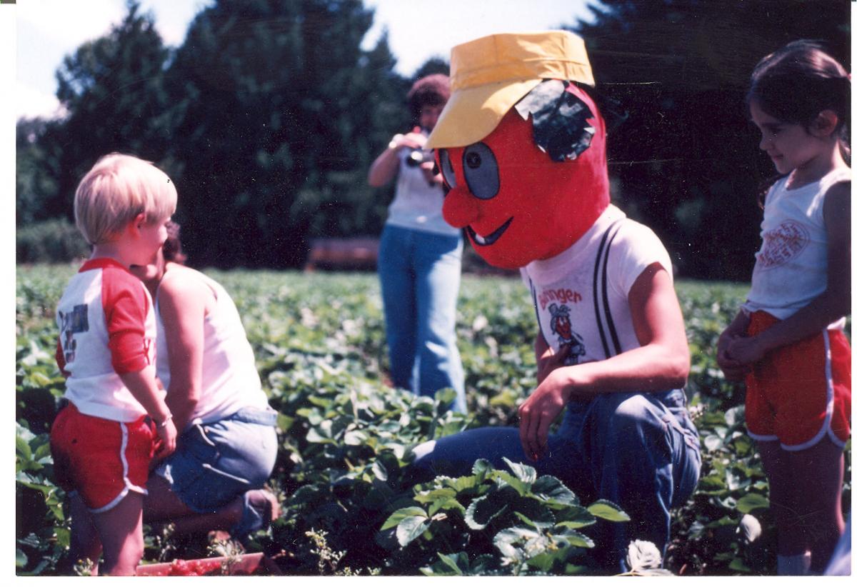 Biringer Farm Strawberry Harvest Fest 2013 | Seattle Area Family Fun ...