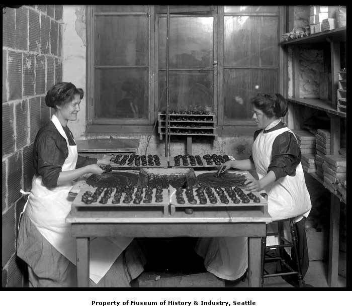 Women at Work: Uniforms & Work Wear 1910–2010 | Seattle Area Family Fun ...