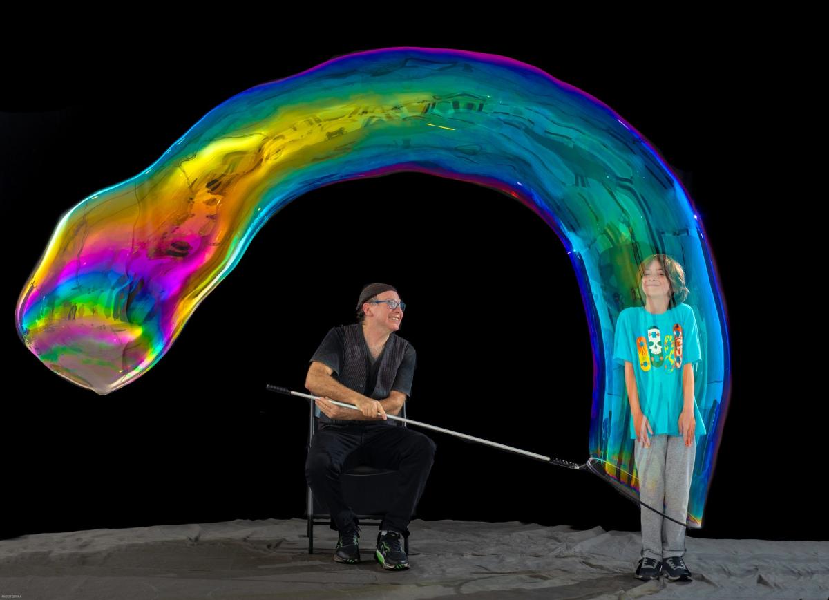 The Amazing Bubble Man | Seattle Area Family Fun Calendar | ParentMap