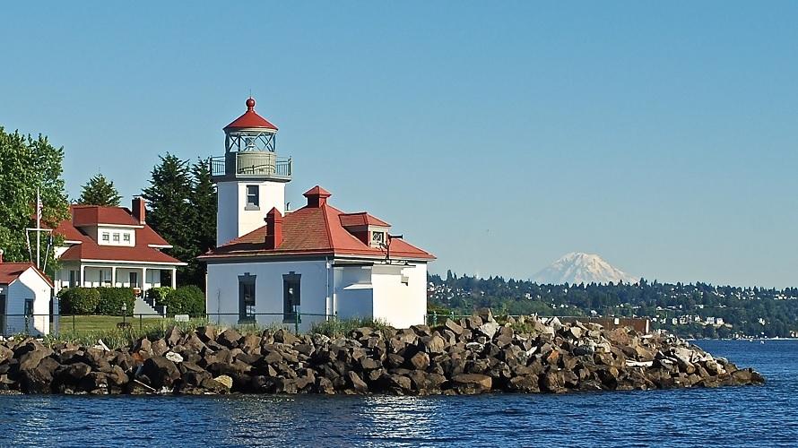 Alki Point Lighthouse Tour | Seattle Area Family Fun Calendar | ParentMap