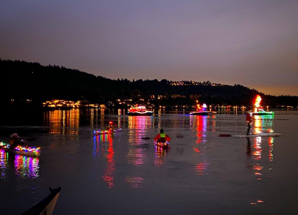 Holiday Lighted Boat Parade on Lake Sammamish | Seattle Area Family Fun ...