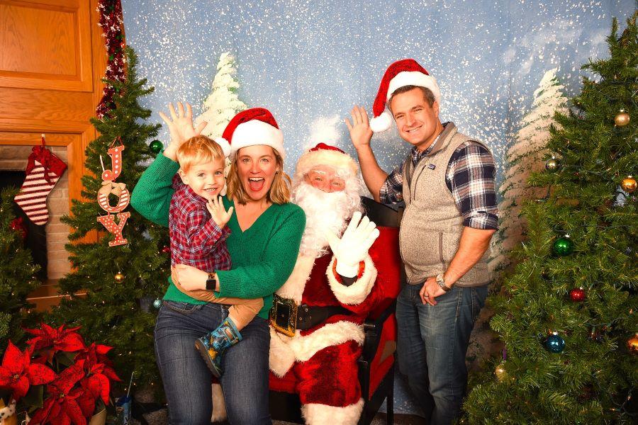 Magnolia Santa Photos | Seattle Area Family Fun Calendar | ParentMap