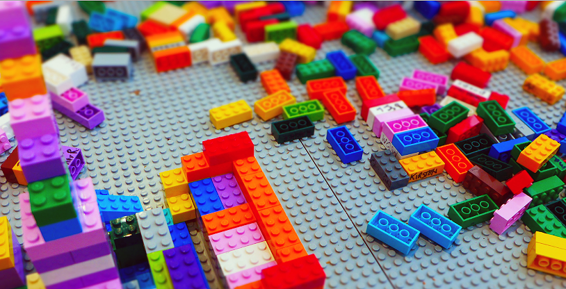 Lego Brick Building at the Des Moines Library | Seattle Area Family Fun ...