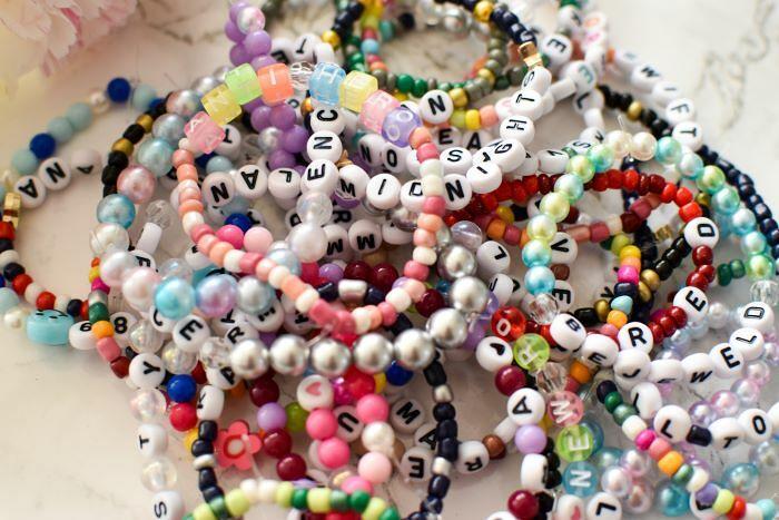 Let's Make...Friendship Bracelets | Seattle Area Family Fun Calendar ...