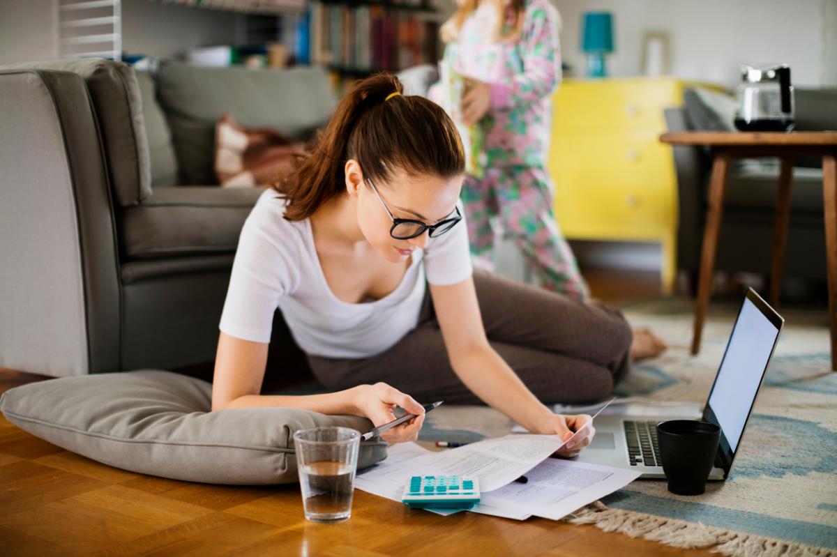 How Becoming a Single Parent Improved My Finances | ParentMap