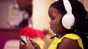 5 Ways to Help Kids Deal With Upsetting News